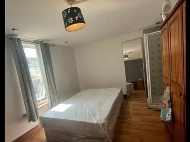 Room at Mill Road, Cambridge