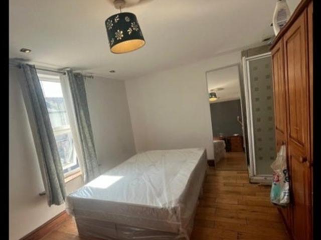Room at Mill Road, Cambridge