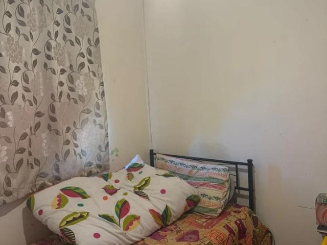 Room at Millfield Avenue, Greater London