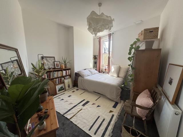 Room at Millfields Road, Greater London