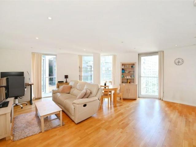 Apartment at Millharbour, Greater London