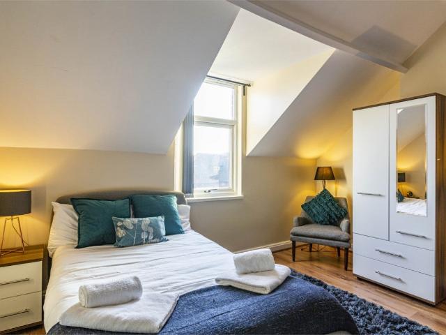 Room at Millicent Road, Rushcliffe