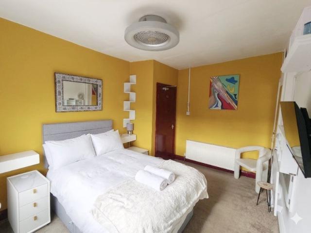Room at Millman Street, Greater London