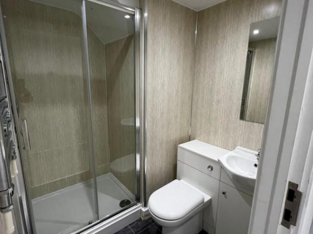 Room at Millstone Lane, Leicester