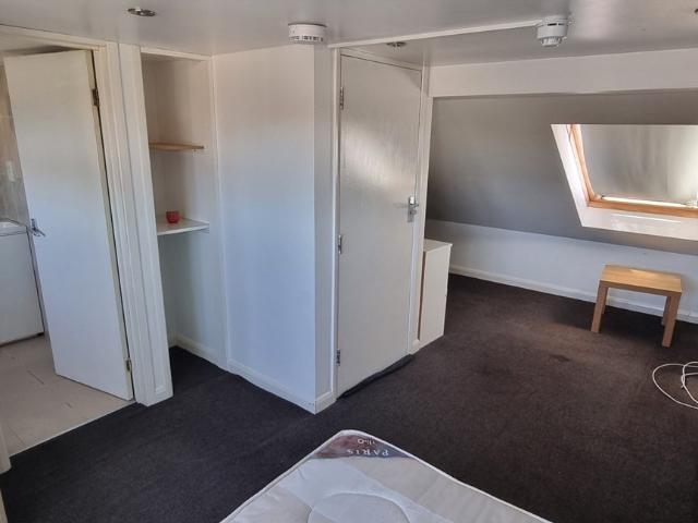 Room at Milton Grove, Greater London