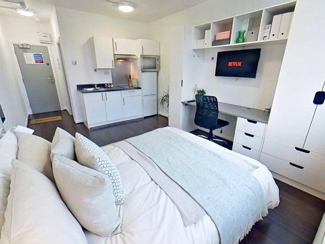 Room at Milton Street, Nottingham