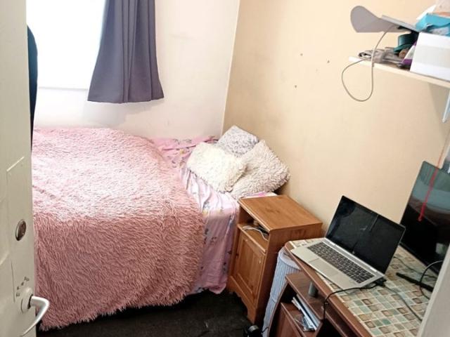 Room at Minnow Walk, Greater London