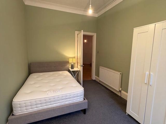 Room at Minard Road, Glasgow