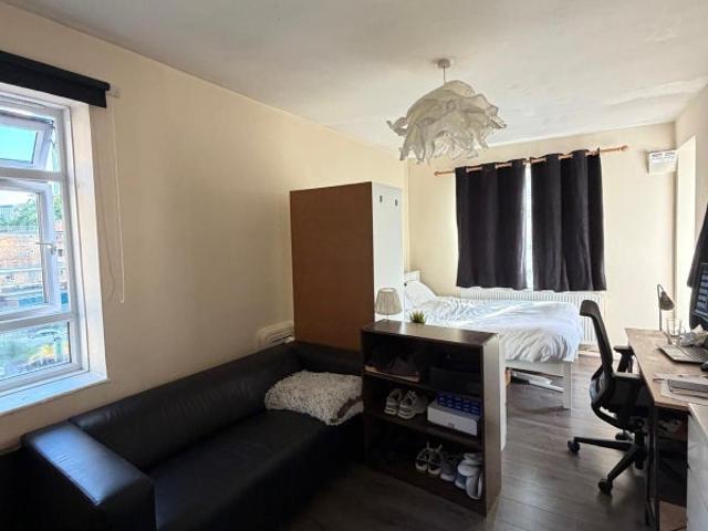 Room at Mintern Street, Greater London
