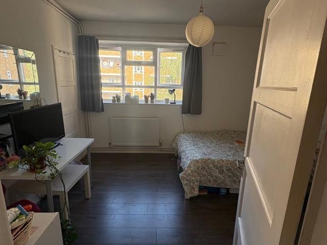 Room at Mintern Street, Greater London