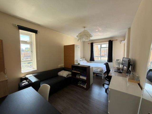 Room at Mintern Street, Greater London