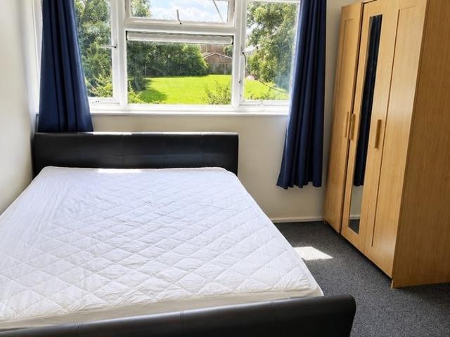 Room at Mistley Side, Basildon
