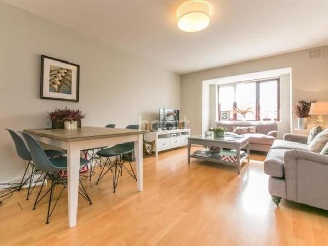 Room at Mitcham Lane, Greater London