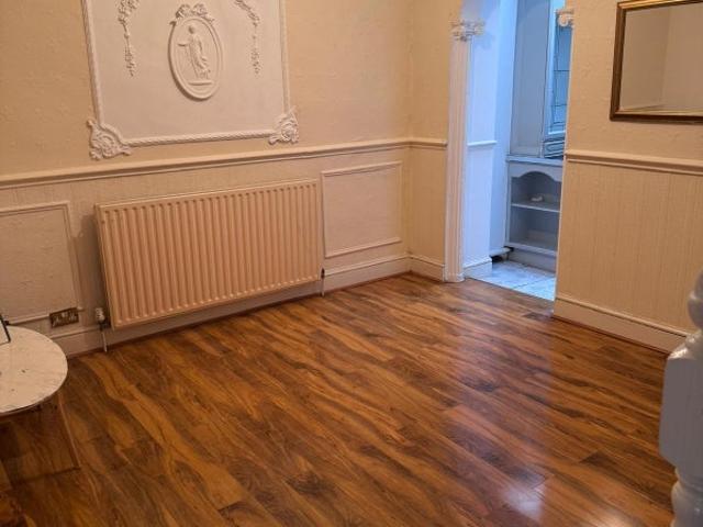 Room at Mitcham Road, Greater London