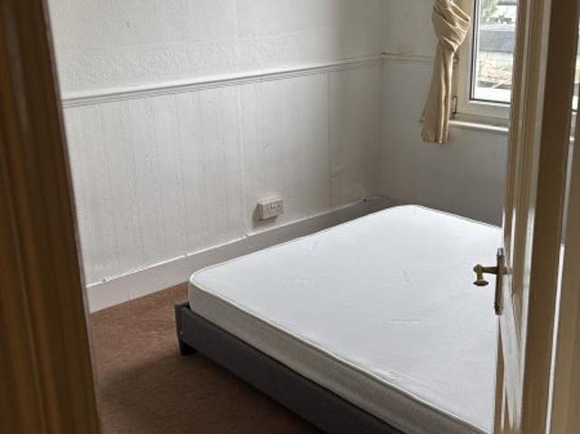 Room at Mitcham Road, Greater London