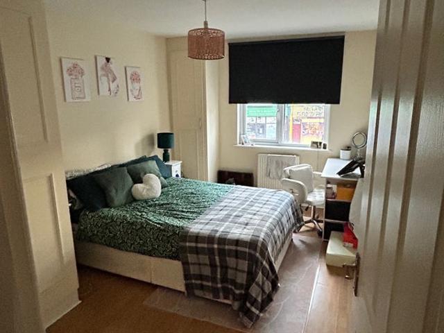 Room at Mitcham Road, Greater London