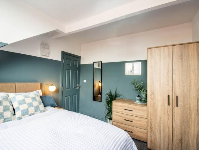 Room at Mitford Terrace, Leeds