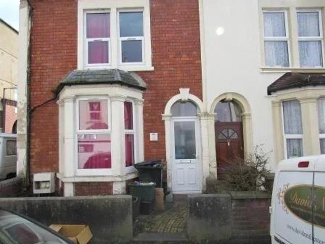 Room at Mivart Street, Bristol