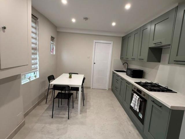 Room at Moffat Road, Greater London