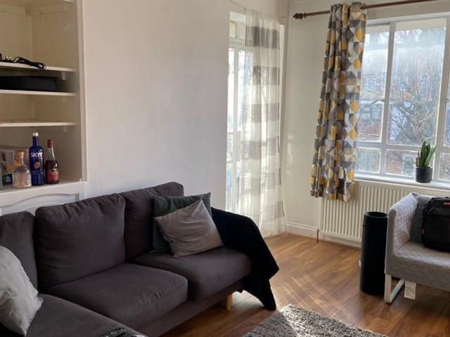 Room at Moffat Road, Greater London