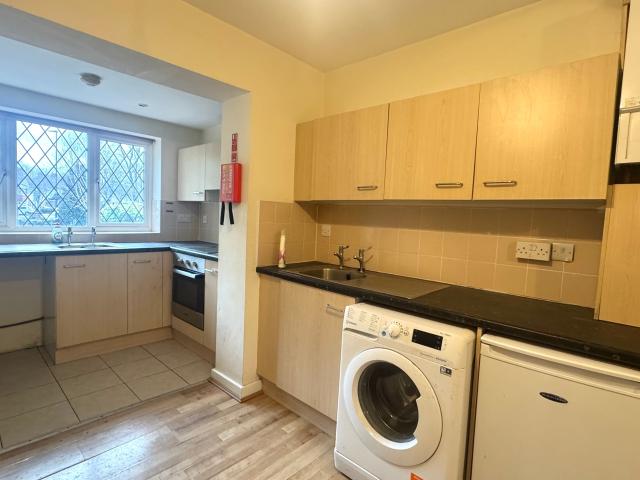 Room at Moor End Lane, Birmingham