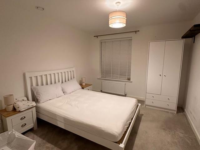 Room at Moore Road, Crawley
