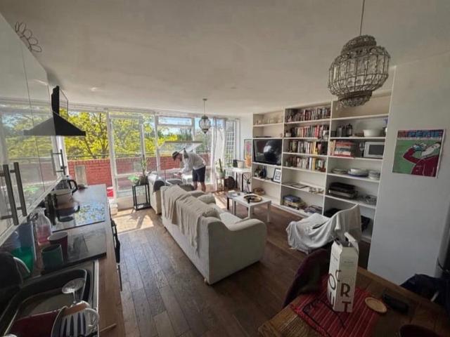 Room at Moorland Road, Greater London
