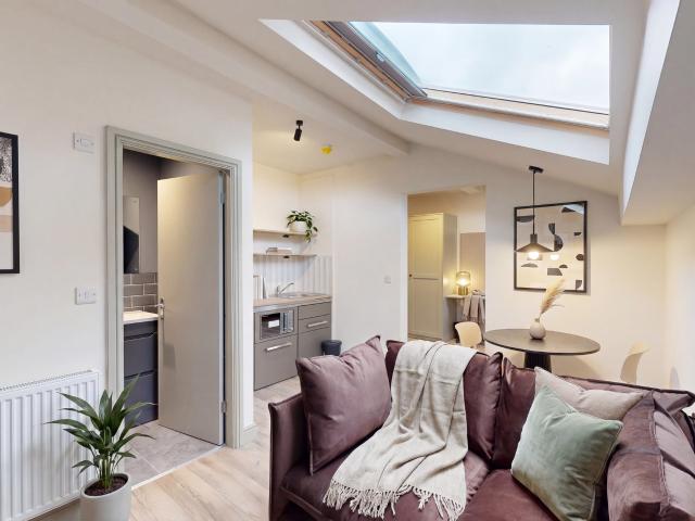 Room at Moorland Road, Leeds
