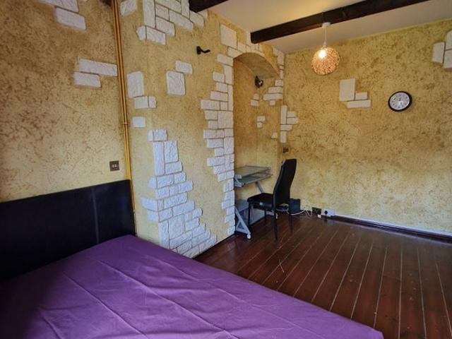 Room at Moorside Road, Greater London