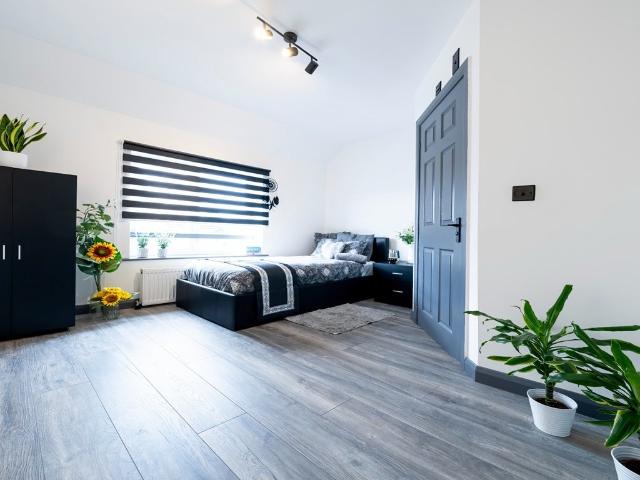 Room at Moorside Road, Greater London
