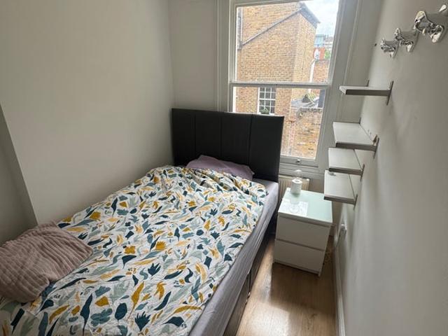 Room at Molyneux Street, City of Westminster