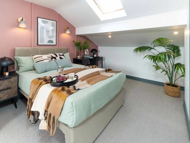 Room at Monmouth Avenue, Bury