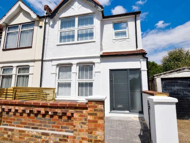 Room at Montagu Road, Greater London