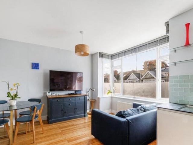 Room at Montague Road, Greater London