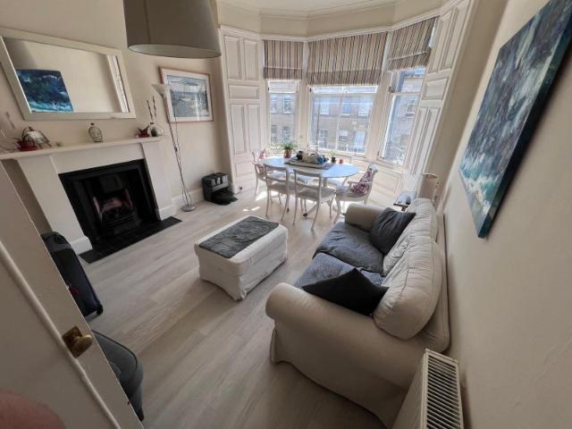 Room at Montgomery Street, City of Edinburgh