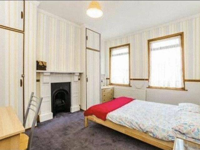 Room at Montpelier Gardens, Greater London