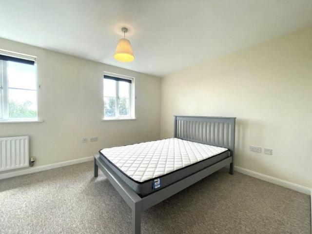Room at Montreal Avenue, Bristol