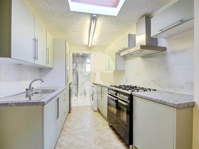 Room at Montrose Avenue, Datchet