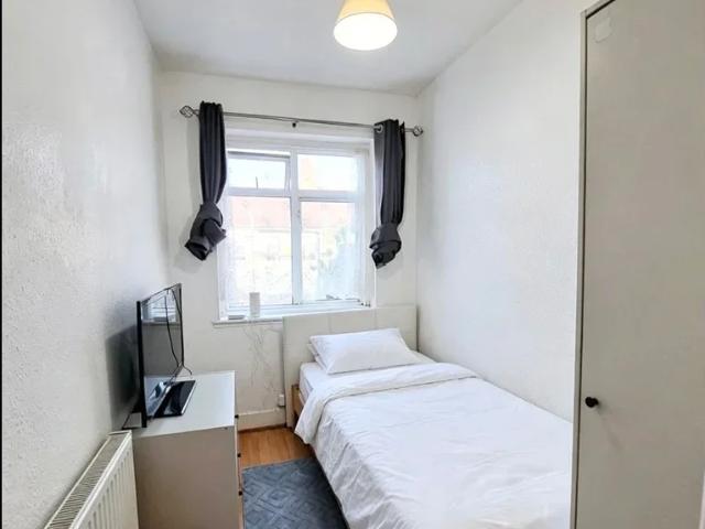 Room at Montrose Gardens, Greater London