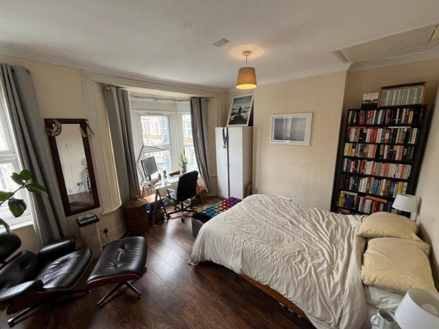 Room at Mossford Street, Greater London
