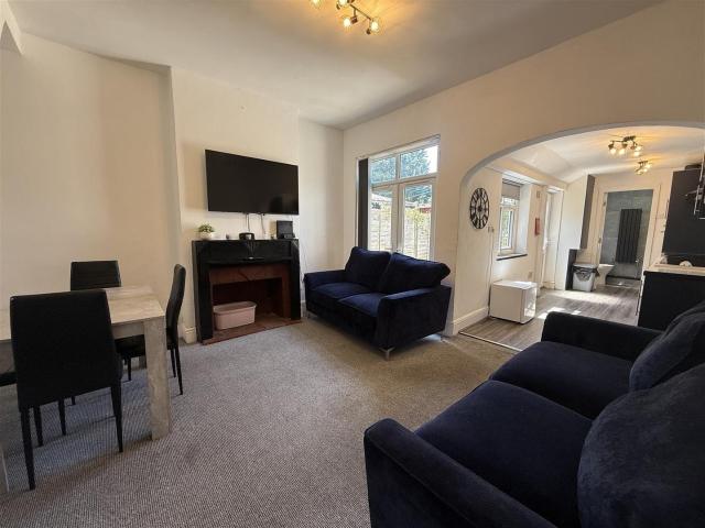Room at Mostyn Road, Birmingham