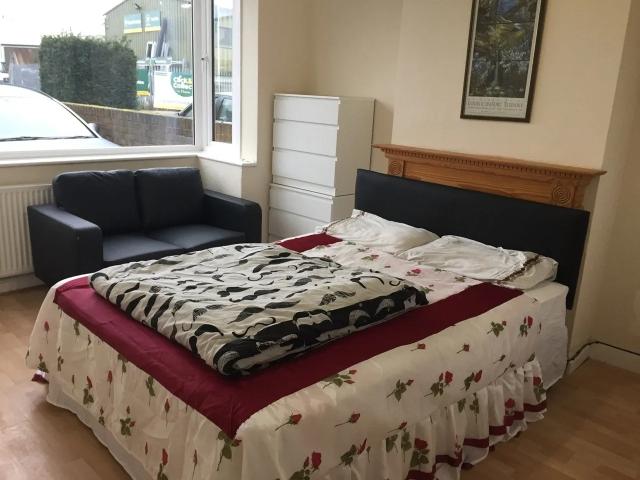 Room at Morden Road, Greater London