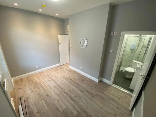 Room at Moreton Street, City of Westminster