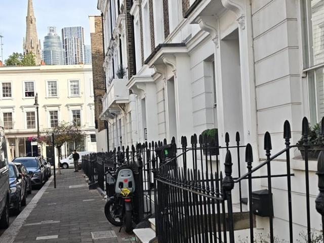 Room at Moreton Place, City of Westminster