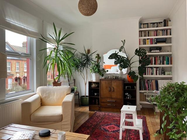 Room at Morieux Road, Greater London