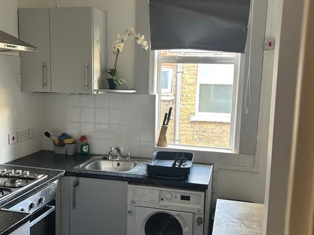 Room at Morieux Road, Greater London