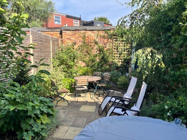 Room at Morley Road, Greater London