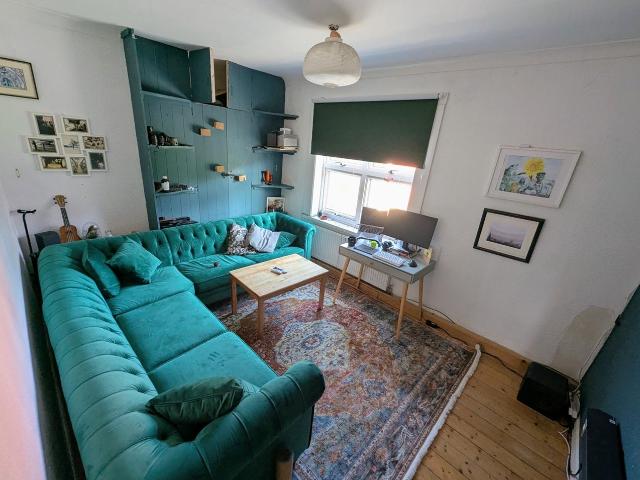 Room at Morris Lane, Leeds