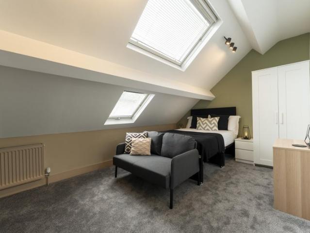 Room at Morris Lane, Leeds