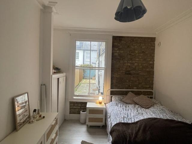 Room at Morrish Road, Greater London
